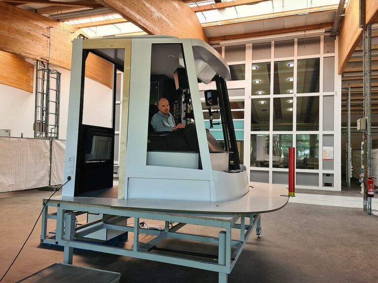 Stadler představil mock-up nového Citylinku projektu VDV-TramTrain ...